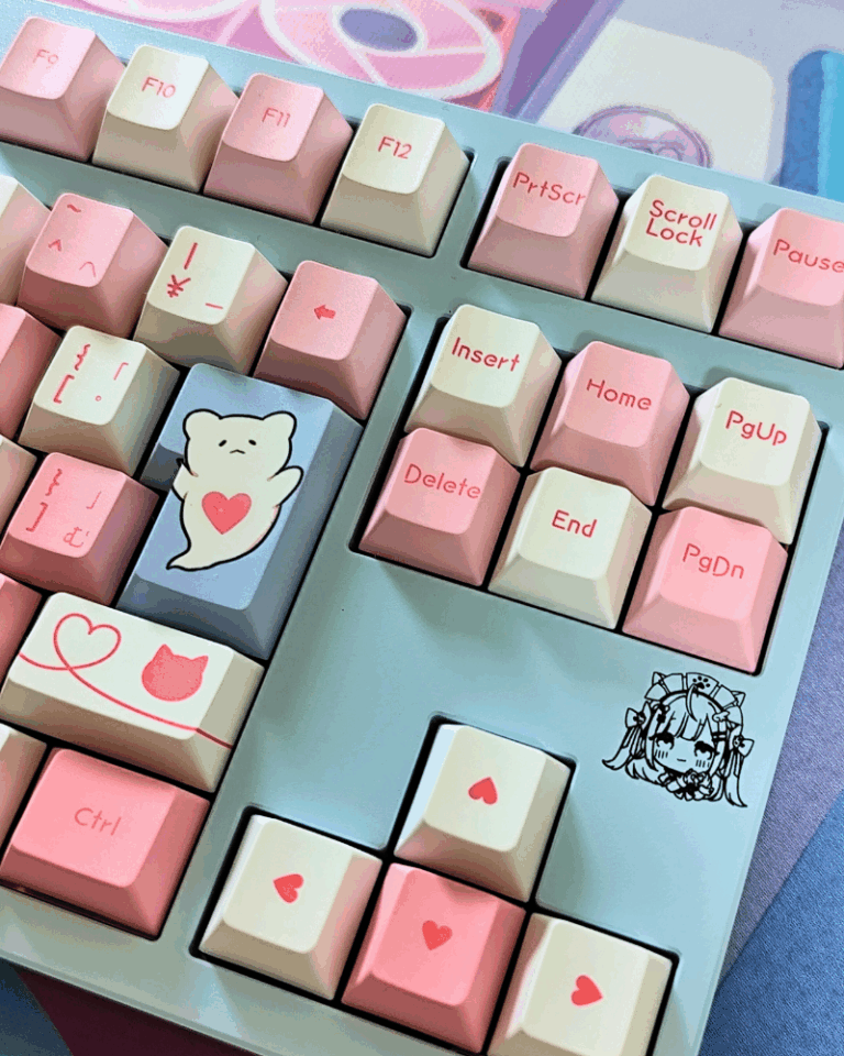 【先行レビュー】本体重量約2kgで愛の重さも最上級⁉️ 5月26日予約開始『結城さくな×AMICIS』コラボ！ 『 ゲーミングキーボード 80HE 日本語配列 』＆ 『マウスパッド 仁 ...